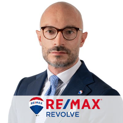 Massimo Brissoni dell'agenzia RE/MAX Revolve di Bergamo con ruolo ...