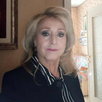 Donatella De Santis dell'agenzia RE/MAX Più di Roma con ruolo ...