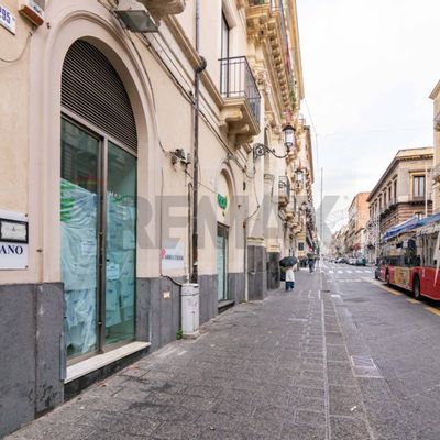 Negozio in Affitto Catania 30721264-439 | RE/MAX Italia